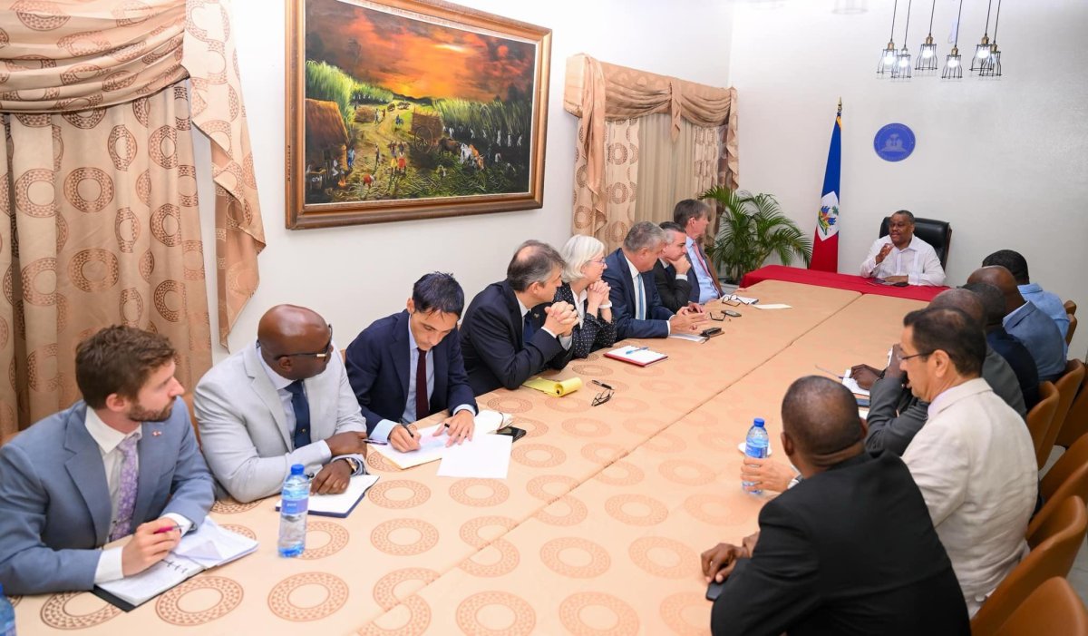 Un Premier Ministre en sous-traitance – la loi de ma bouche